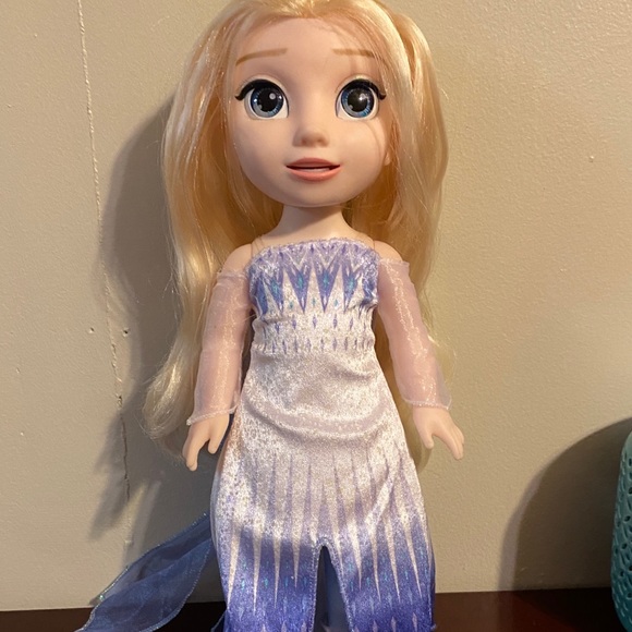 Toys | Frozen 2 Elsa Magic In Motion Doll | Poshmark